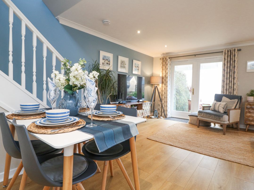 Breeze Cottage, Cornwall holiday cottage with hottub - Sleeps 4
