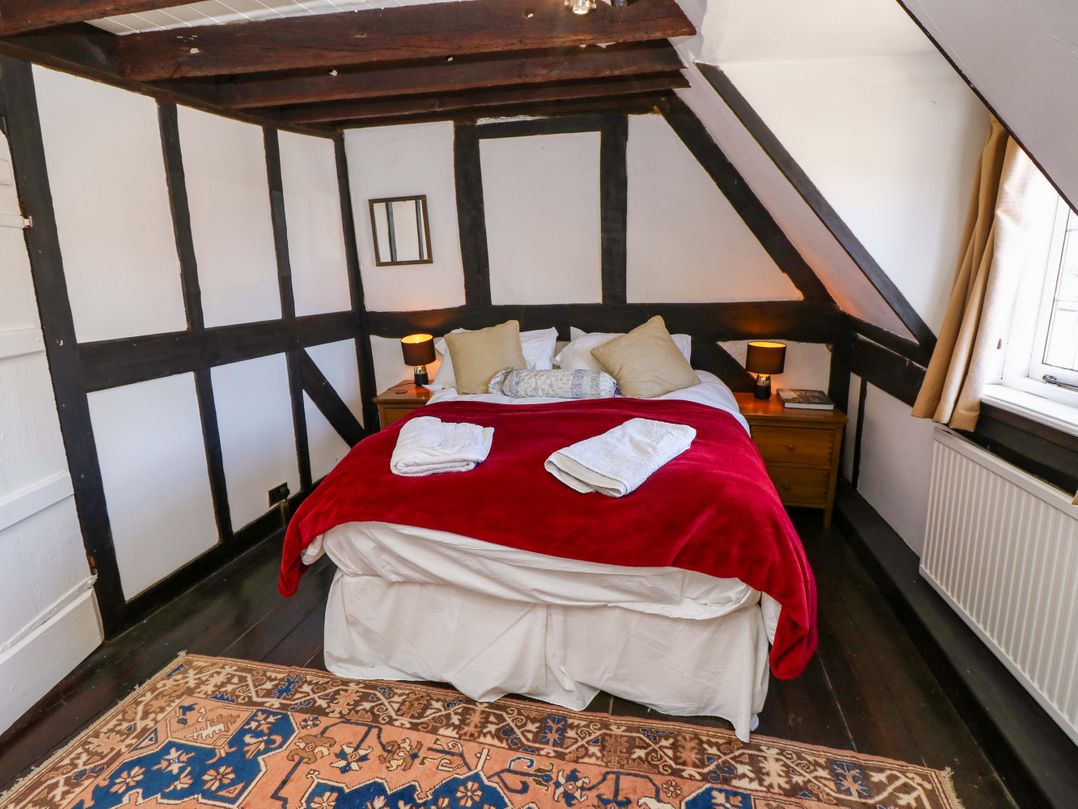 The Old House, Hamble - HolidayCottage.com