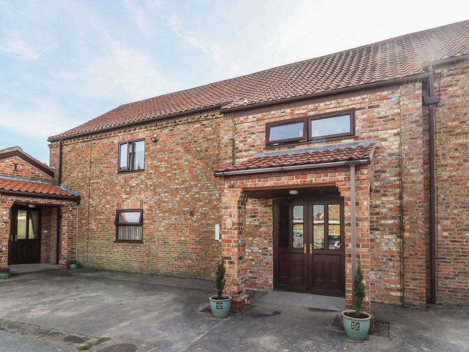 Book Barlby House Cottages | Vale of York & Yorkshire Wolds | Sykes