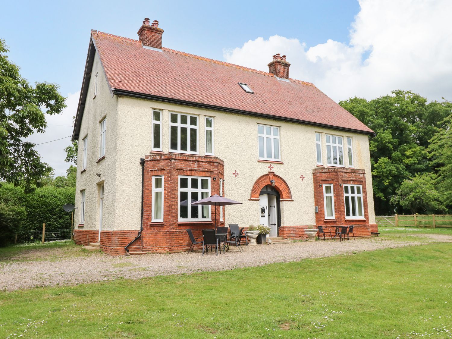 High House, Southrepps - Norfolk - England : Hot Tub Getaways, Hot Tub ...