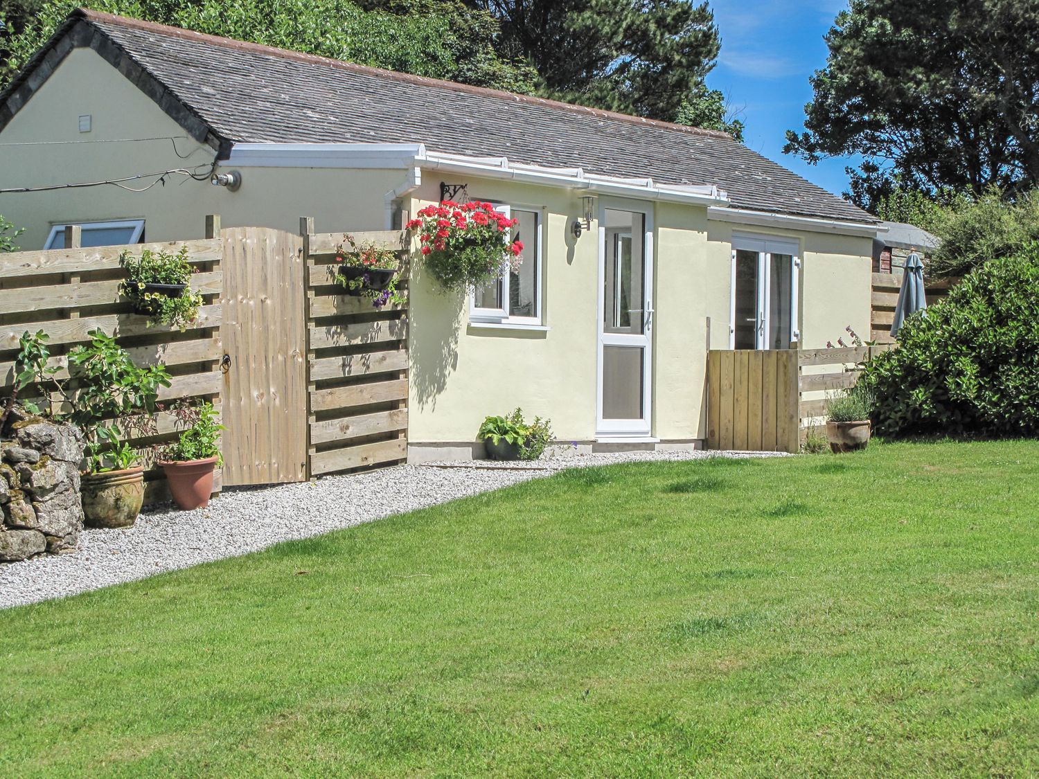 Garden Cottage | St Just | Lower Boscaswell | Cornwall | Self Catering ...