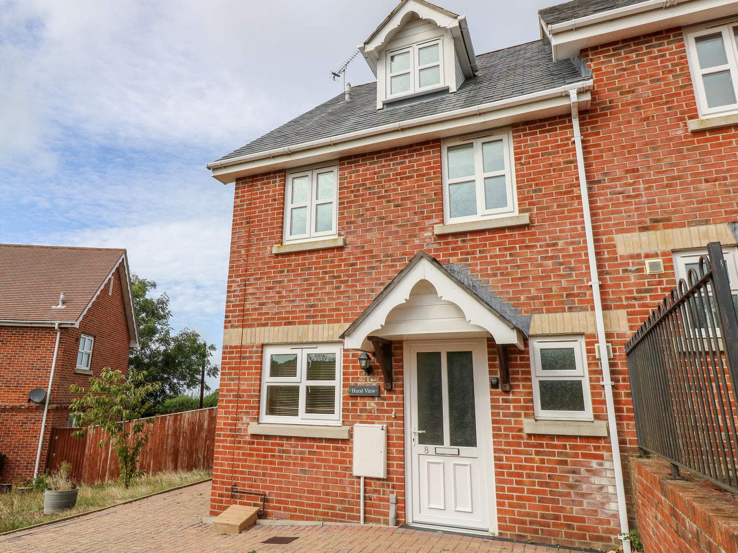 Hurst View | Yarmouth | Hill Fm | South Of England | Self Catering ...