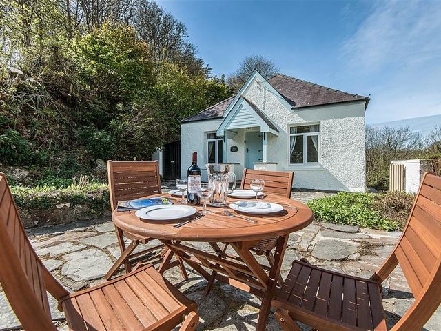 Sea View Holiday Cottages | Rent self catering accommodation with a sea ...