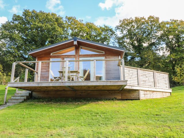 Lodges and Log Cabins in Cornwall | Log Cabin Holidays | Cornish ...