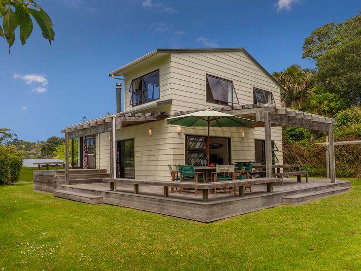 The Bach Retreat - Hahei Holiday House - Bachcare NZ