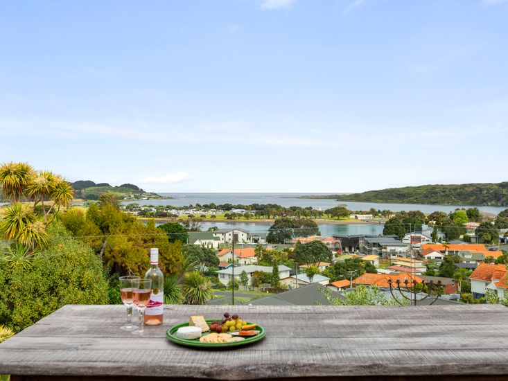 Raglan Accommodation & Holiday Homes – Bachcare NZ