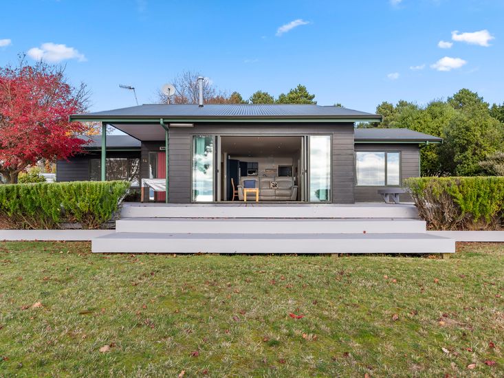 Waitetoko Waterfront - Waitetoko Holiday Home - Bachcare NZ