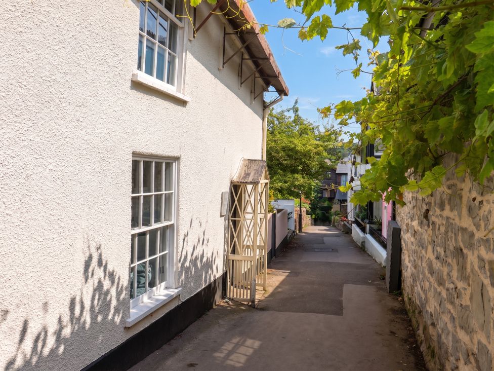 Cottage ∙ 2 Bedrooms ∙ 6 Guests - Axminster