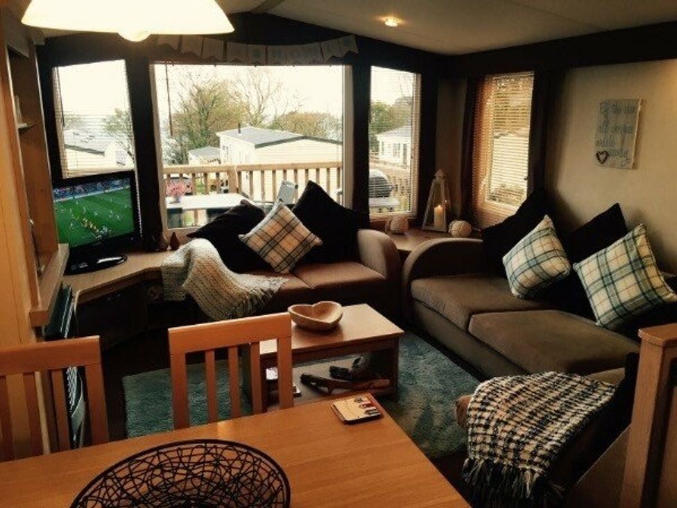 Lydstep Beach - Holiday Accommodation 1010 - Carmarthenshire