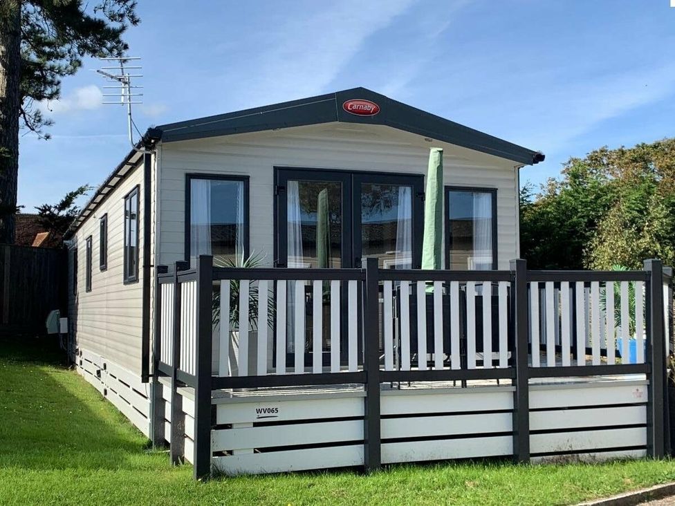 Shorefield Country Park - Holiday Accommodation 16633 - Isle of Wight