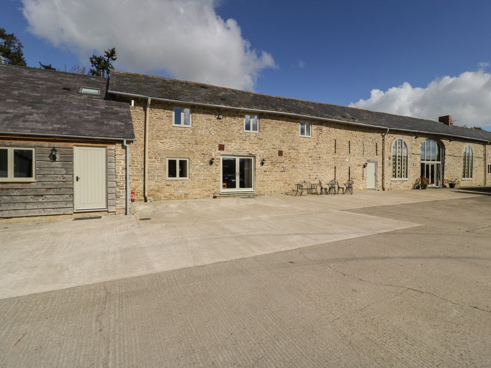Cottage ∙ 6 Bedrooms ∙ 12 Guests - Herefordshire