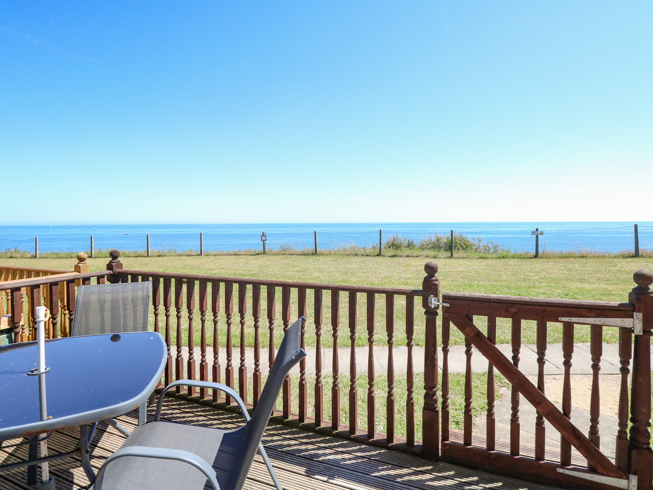 Cottage ∙ 2 Bedrooms ∙ 4 Guests - Lowestoft