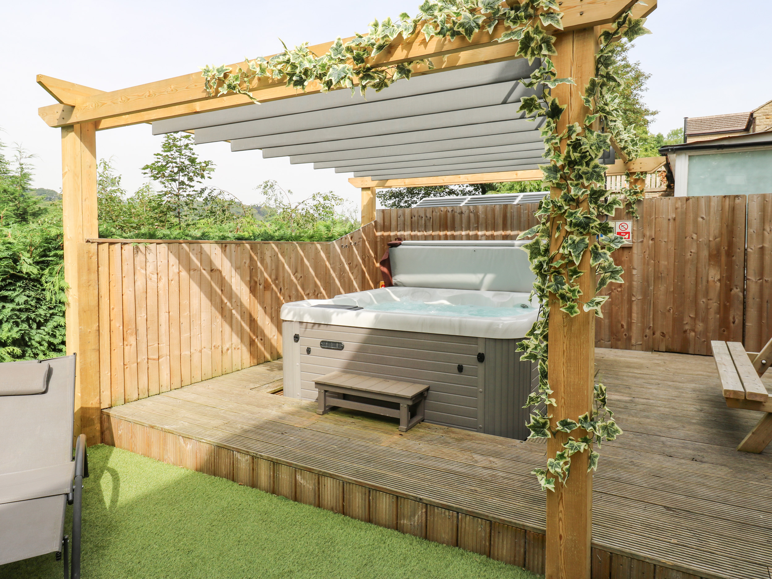 Cottage ∙ 4 Bedrooms ∙ 10 Guests - Holmfirth