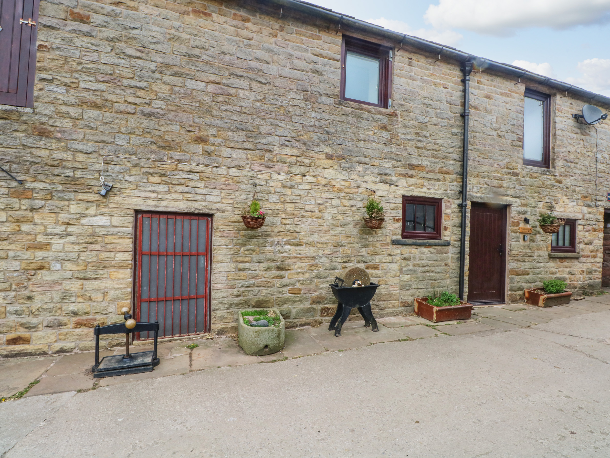 Cottage ∙ 2 Bedrooms ∙ 4 Guests - Macclesfield, UK