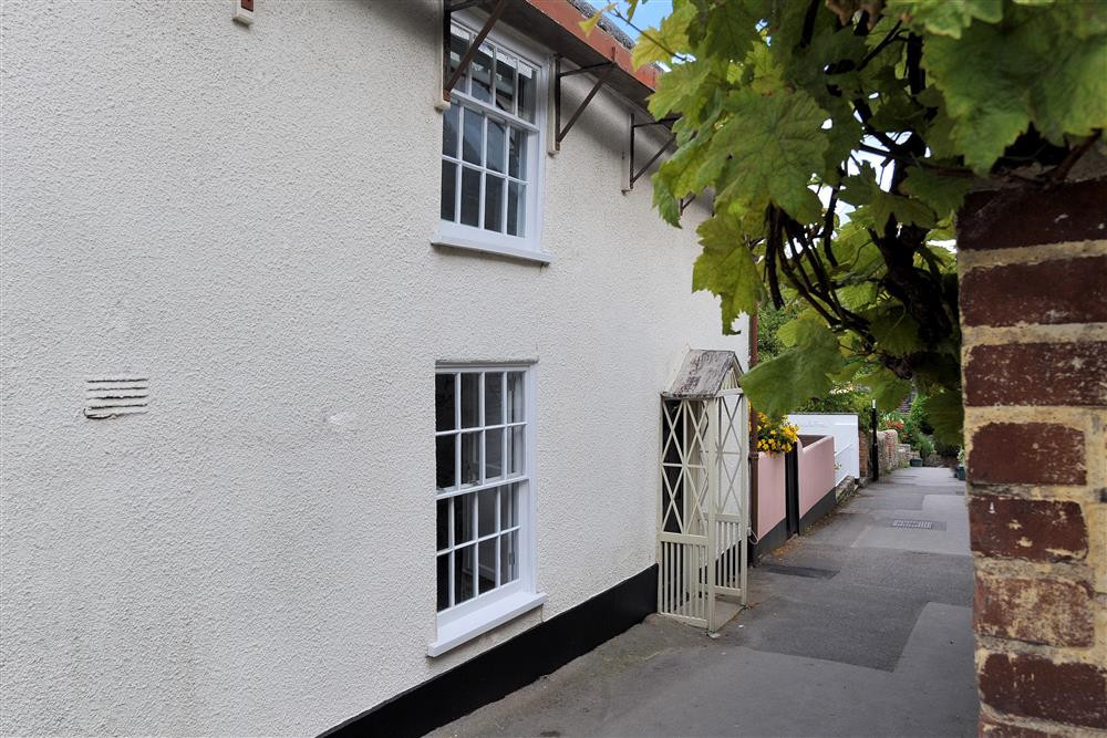 Cottage ∙ 2 Bedrooms ∙ 6 Guests - Lyme Regis