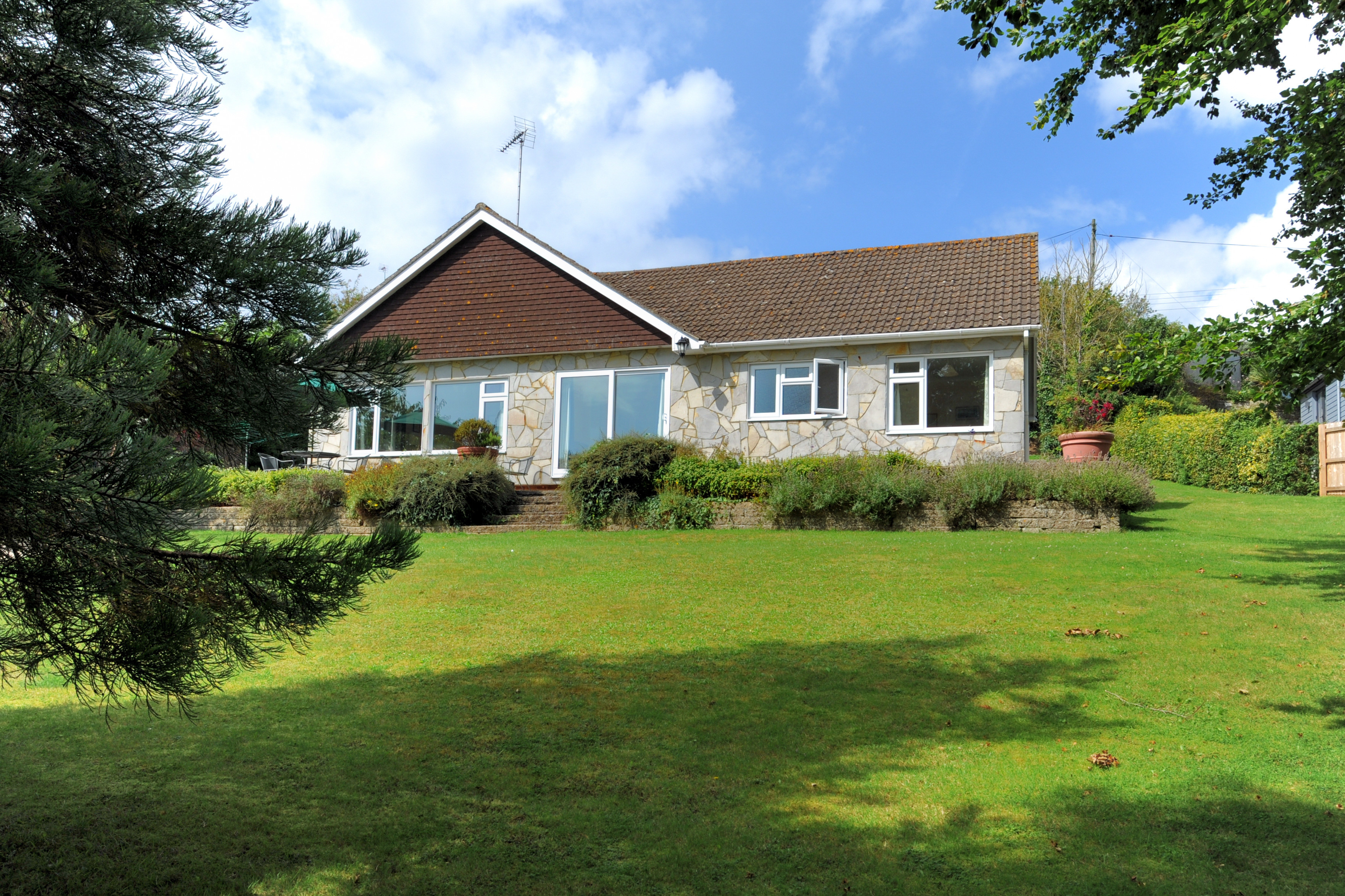 Cottage ∙ 3 Bedrooms ∙ 5 Guests - Axminster