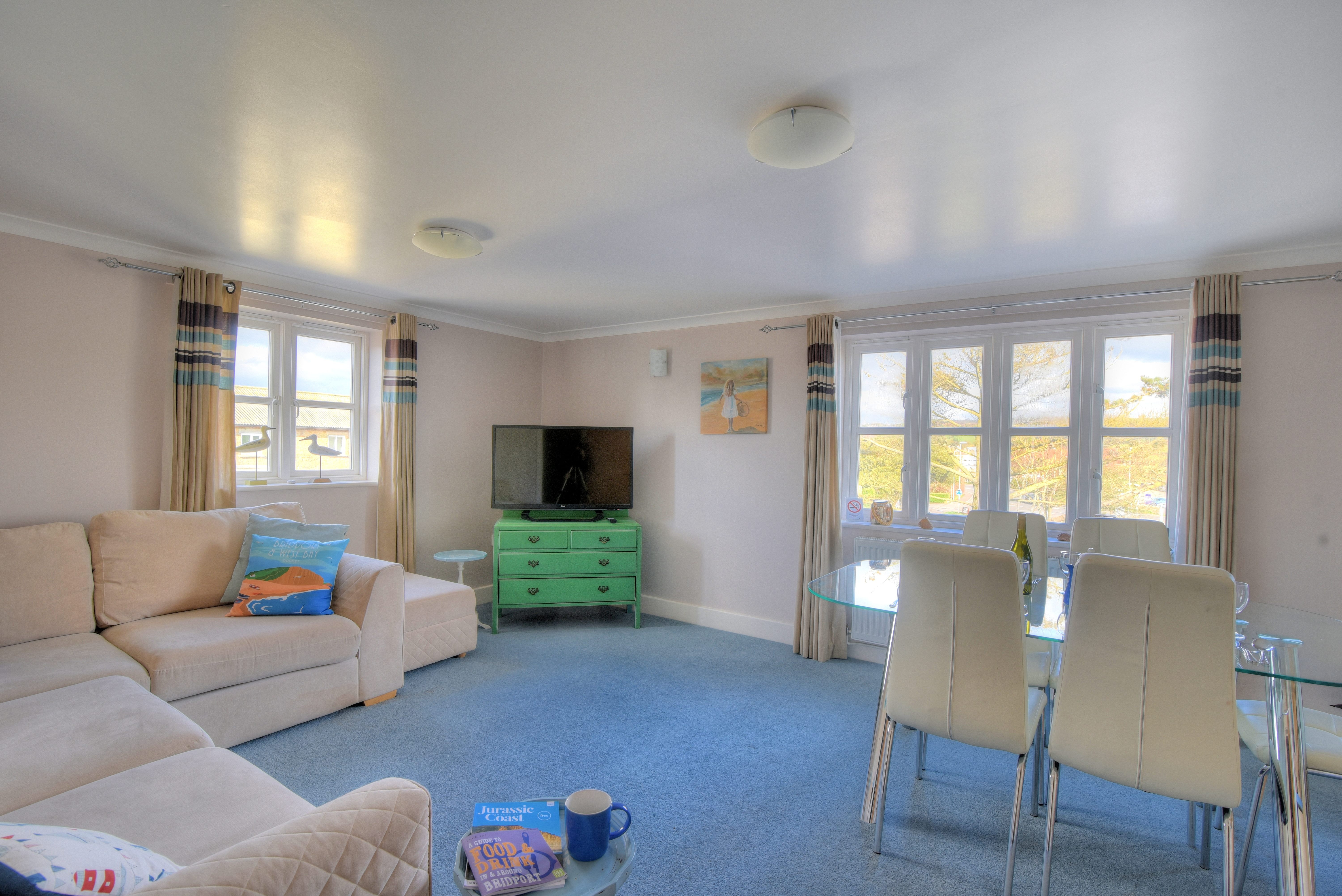 Cottage ∙ 2 Bedrooms ∙ 4 Guests - Burton Bradstock