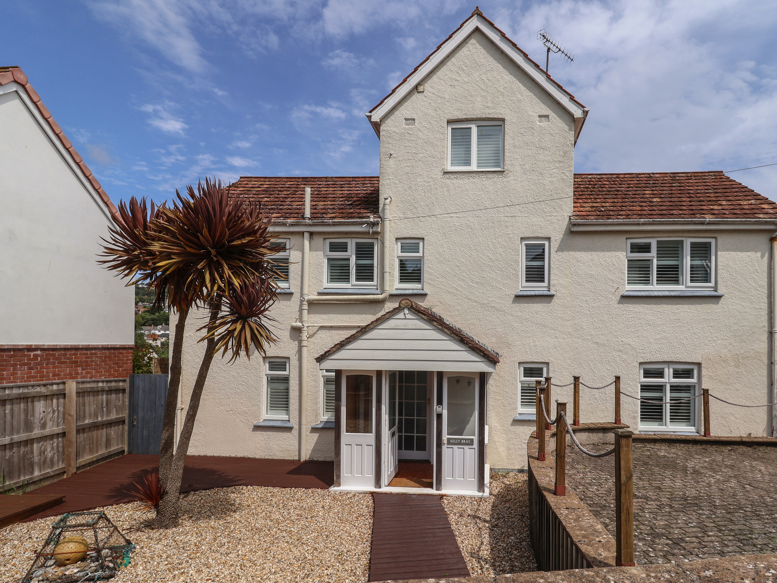 Cottage ∙ 4 Bedrooms ∙ 8 Guests - Lyme Regis