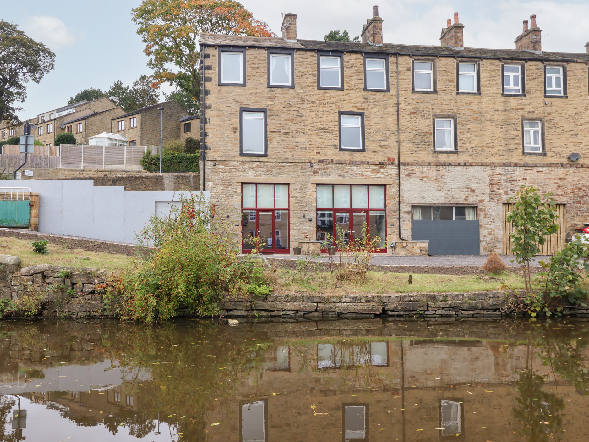 Waters Edge - Skipton Castle