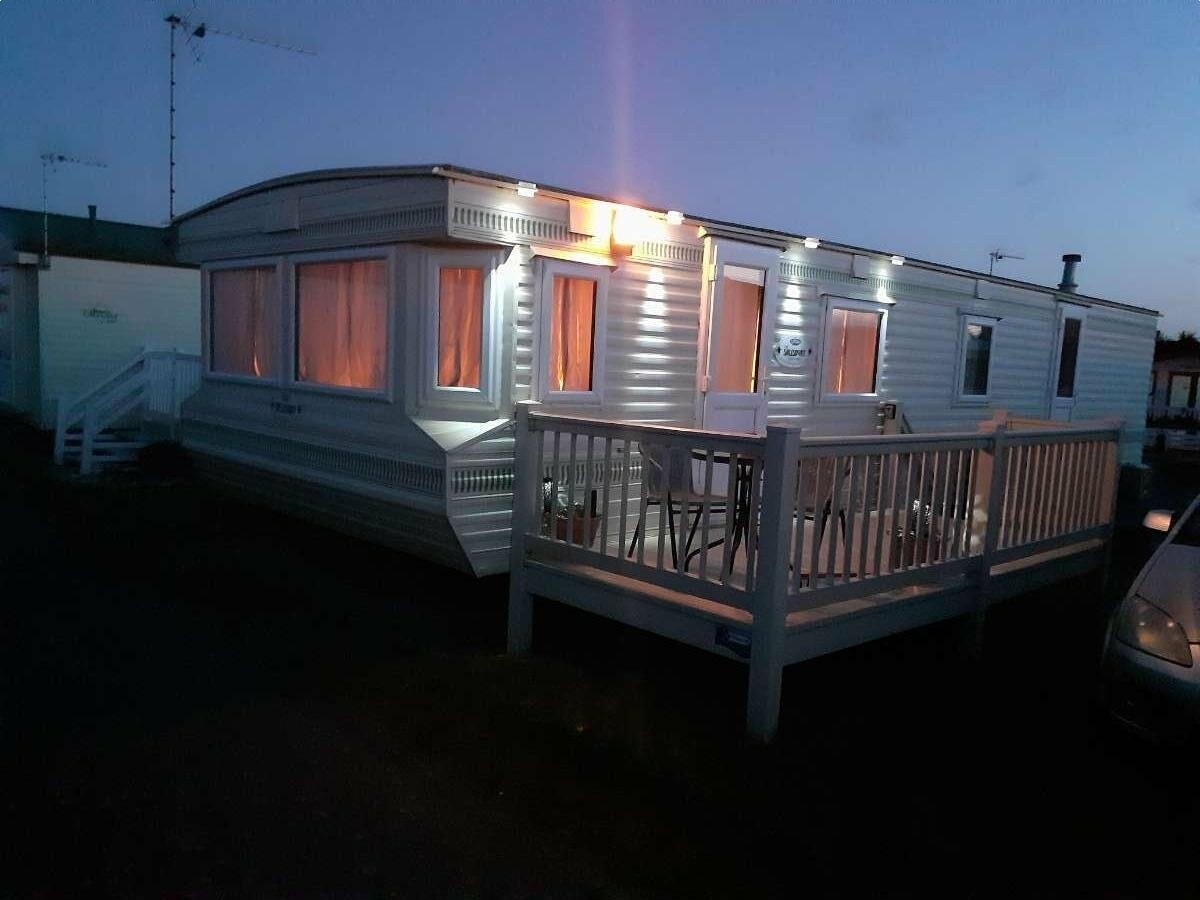 Elm Beach Caravan Park - Holiday Accommodation 11805 - Caister-on-Sea