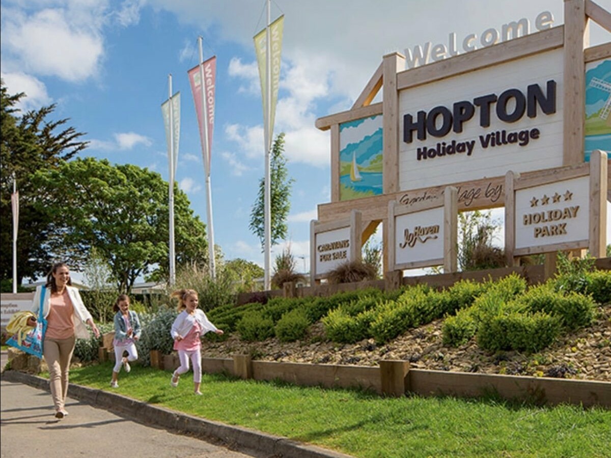 Hopton Holiday Village - Holiday Accommodation 17065 - Great Yarmouth