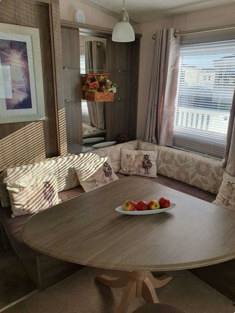 Hayling Island Holiday Park - Meadow Bay Villages - Holiday Accommodation 17230 - Hampshire
