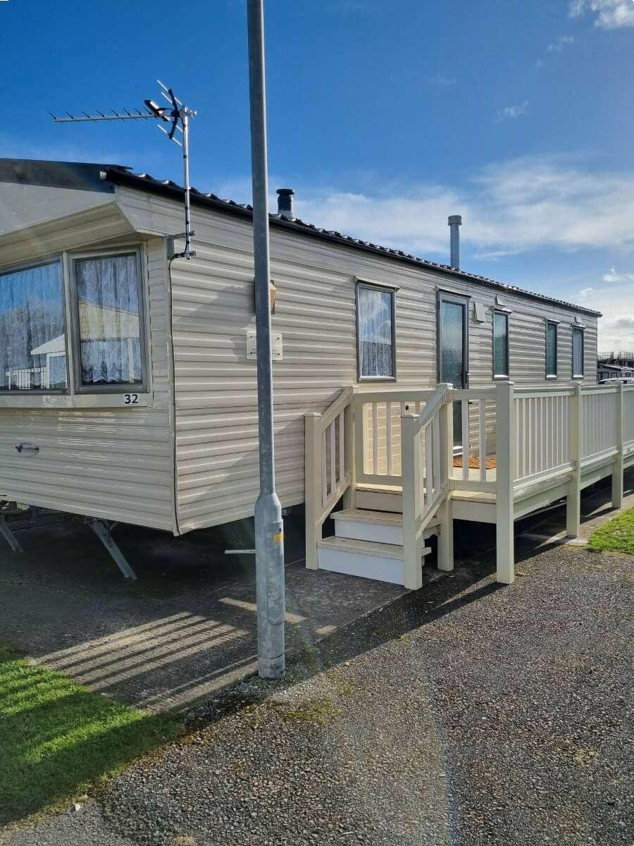 Happy Days Caravan Park - Holiday Accommodation 17569 - Towyn