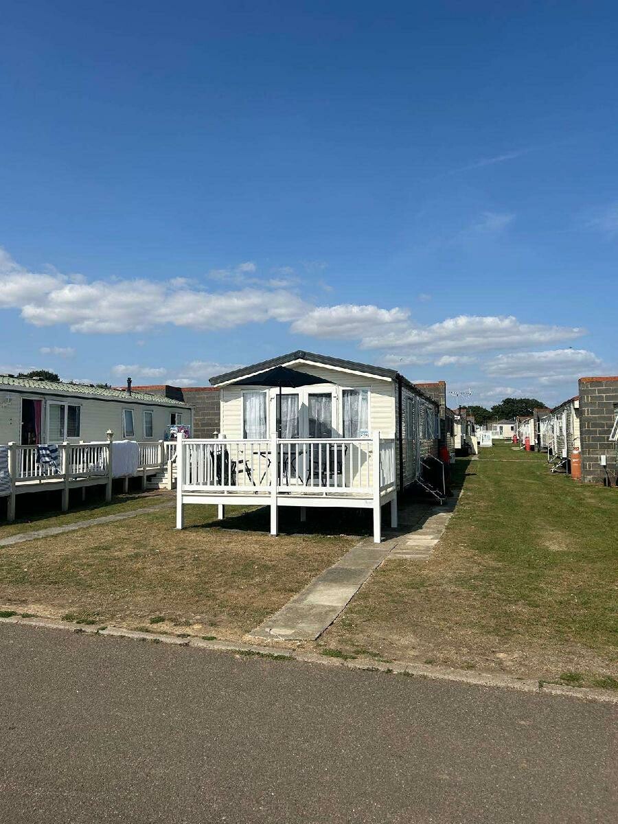 Highfield Grange - Holiday Accommodation 20216 - Clacton-on-Sea
