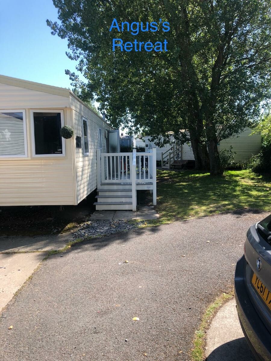 Marton Mere Holiday Village - Holiday Accommodation 20728 - ブラックプール