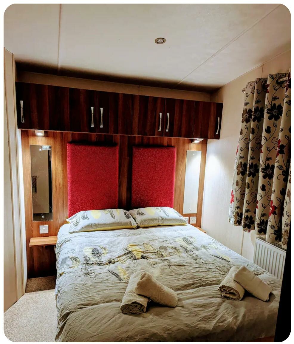 Riverside Caravan Centre - Holiday Accommodation 21605 - West Sussex
