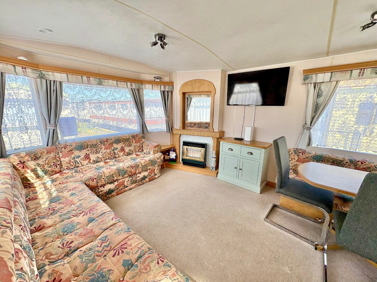 Happy Days Caravan Park - Holiday Accommodation 22004 - Towyn