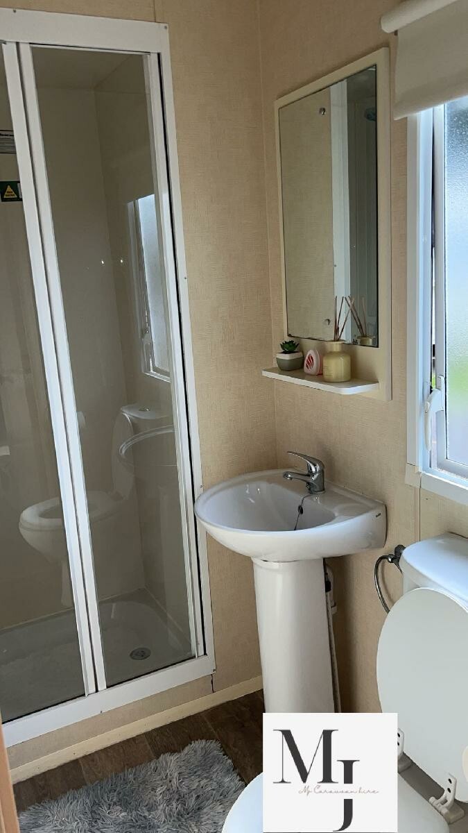 Lyons Robin Hood - Holiday Accommodation 22140 - Rhyl