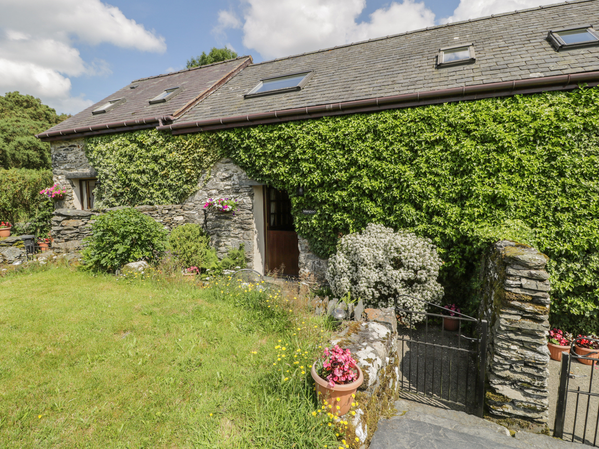 Meifod, Penrhyddion Pella - Penrhyndeudraeth
