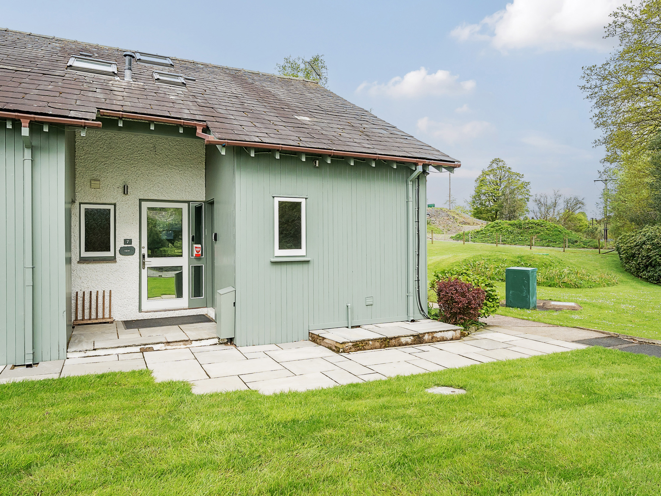 Yew - Woodland Cottages - Bowness-on-Windermere