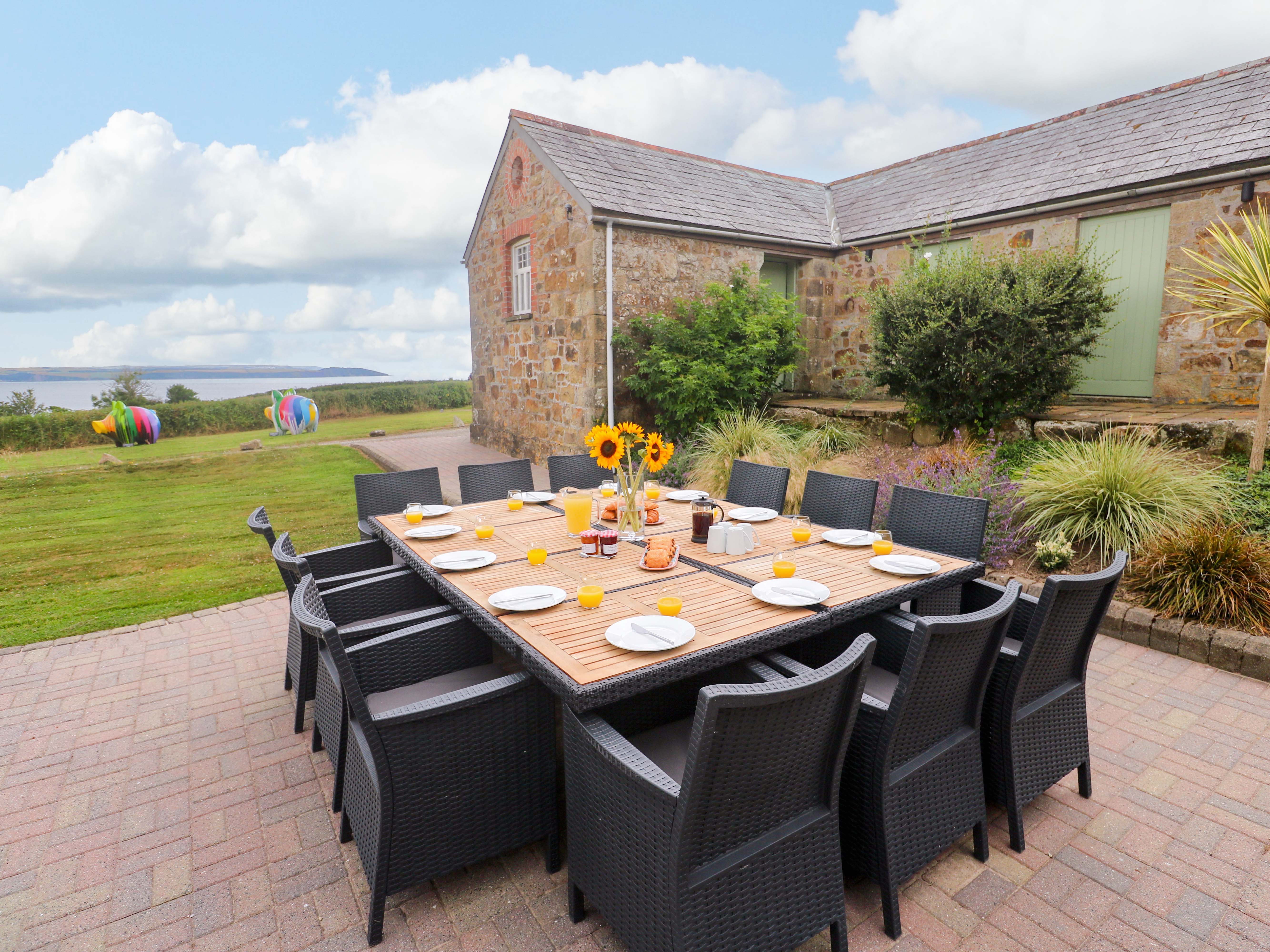 Cottage ∙ 6 Bedrooms ∙ 12 Guests - St Austell
