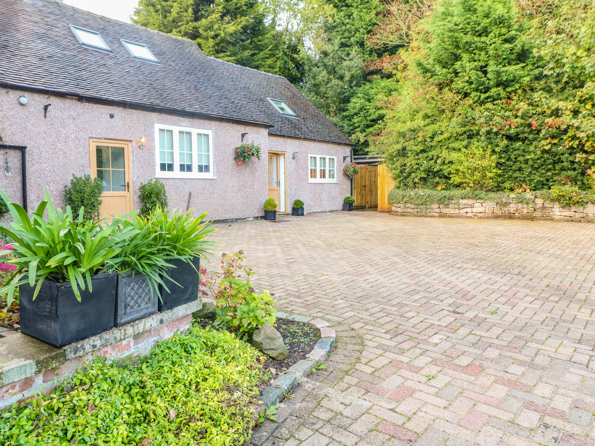 Farley Cottage I, Romantic, With A Garden In Farley Near Alton Towers - Alton
